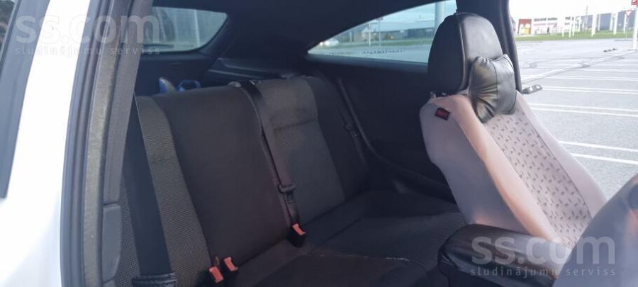 White Opel Astra 2006 in Riga, with an engine capacity of 1.70 L and mileage of 406 thousand km for 3290 €, photo 12 on AUTOMOTO.COM.LV