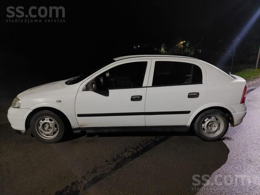 White Opel Astra 2007 in Daugavpils, with an engine capacity of 1.40 L and mileage of 347 thousand km for 670 €, photo 3 on AUTOMOTO.COM.LV