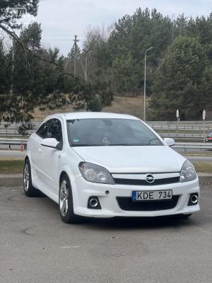 White Opel Astra 2008 in Vilnius, with an engine capacity of 1.90 L and mileage of 280 thousand km for 1600 €, photo 5 on AUTOMOTO.COM.LV