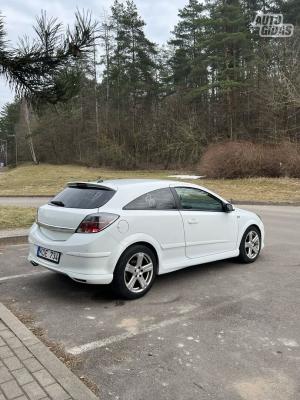White Opel Astra 2008 in Vilnius, with an engine capacity of 1.90 L and mileage of 280 thousand km for 1600 €, photo 6 on AUTOMOTO.COM.LV