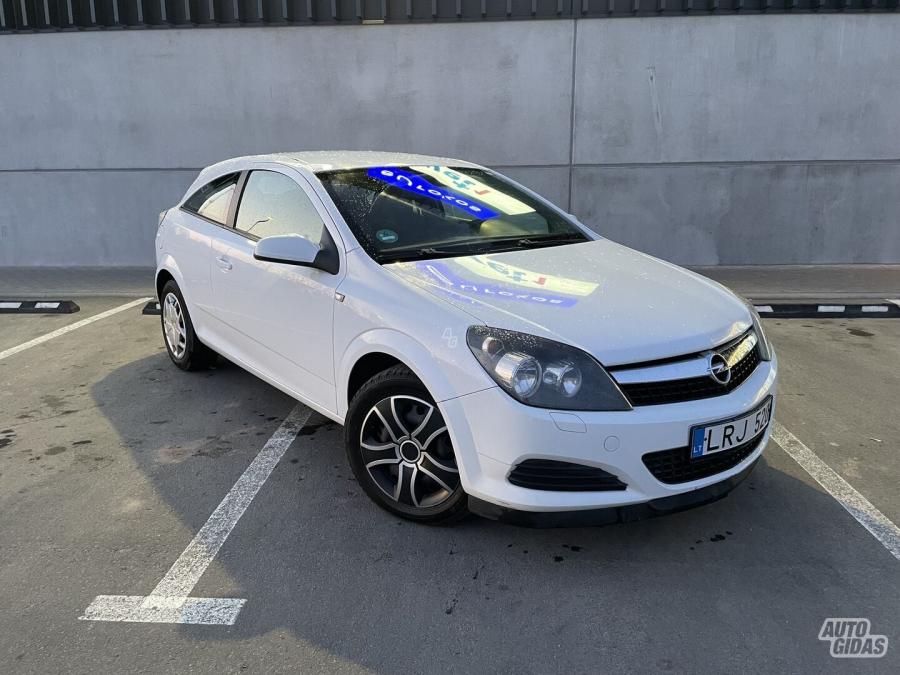 White Opel Astra 2009 in Alytus, with an engine capacity of 1.70 L and mileage of 293 thousand km for 1000 €, photo 2 on AUTOMOTO.COM.LV