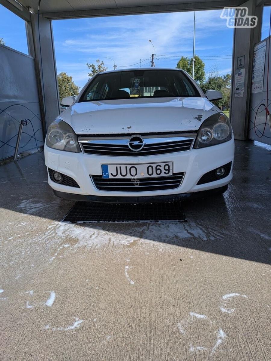 Balts Opel Astra 2009 Šauļi, ar dzinēja tilpumu 1.70 L un nobraukumu 292 tūkst. km par 700 €, foto 7 vietnē AUTOMOTO.COM.LV
