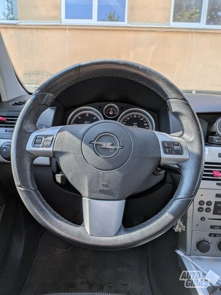 Balts Opel Astra 2009 Šauļi, ar dzinēja tilpumu 1.70 L un nobraukumu 292 tūkst. km par 700 €, foto 8 vietnē AUTOMOTO.COM.LV