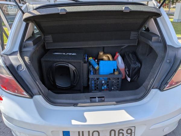 Balts Opel Astra 2009 Šauļi, ar dzinēja tilpumu 1.70 L un nobraukumu 292 tūkst. km par 700 €, foto 9 vietnē AUTOMOTO.COM.LV