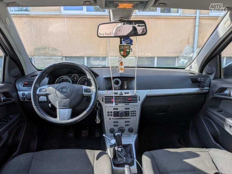 Balts Opel Astra 2009 Šauļi, ar dzinēja tilpumu 1.70 L un nobraukumu 292 tūkst. km par 700 €, foto 10 vietnē AUTOMOTO.COM.LV