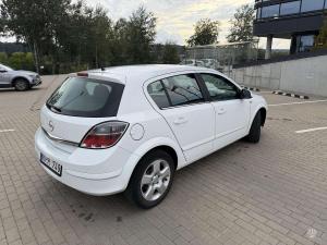 Balts Opel Astra 2009 Kauņa, ar dzinēja tilpumu 1.69 L un nobraukumu 206 tūkst. km par 2200 €, foto 6 vietnē AUTOMOTO.COM.LV