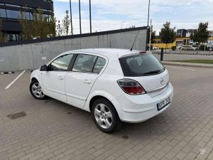 Balts Opel Astra 2009 Kauņa, ar dzinēja tilpumu 1.69 L un nobraukumu 206 tūkst. km par 2200 €, foto 8 vietnē AUTOMOTO.COM.LV
