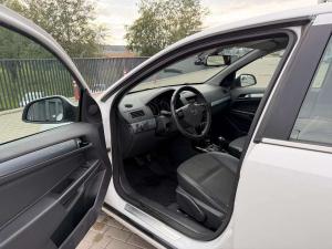Balts Opel Astra 2009 Kauņa, ar dzinēja tilpumu 1.69 L un nobraukumu 206 tūkst. km par 2200 €, foto 12 vietnē AUTOMOTO.COM.LV