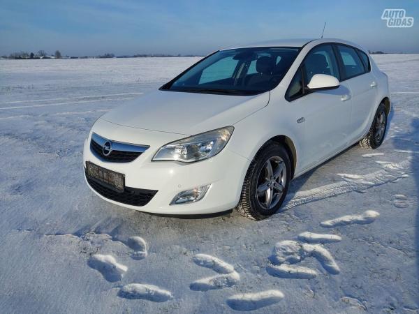 Balts Opel Astra 2010 Marijampole, ar dzinēja tilpumu 1.40 L un nobraukumu 124 tūkst. km par 2777 €, foto 4 vietnē AUTOMOTO.COM.LV