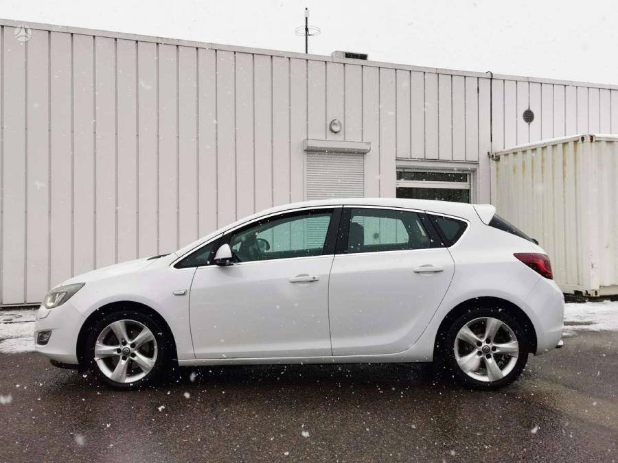 Balts Opel Astra 2010 Viļņa, ar dzinēja tilpumu 1.60 L un nobraukumu 169 tūkst. km par 3950 €, foto 6 vietnē AUTOMOTO.COM.LV