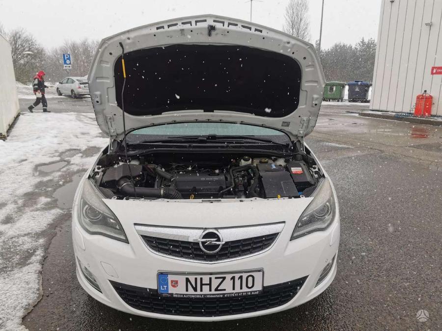 Balts Opel Astra 2010 Viļņa, ar dzinēja tilpumu 1.60 L un nobraukumu 169 tūkst. km par 3950 €, foto 8 vietnē AUTOMOTO.COM.LV