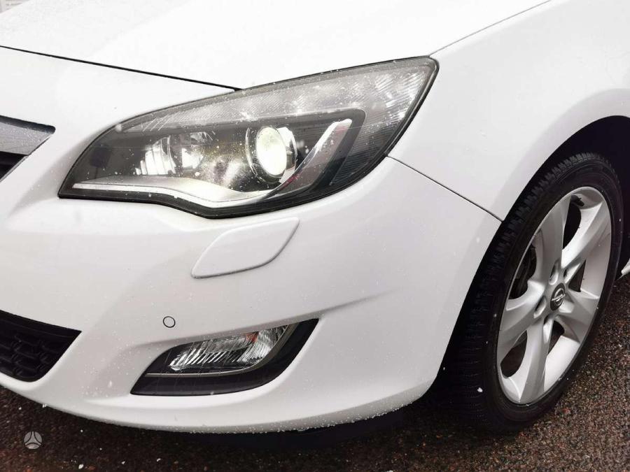 Balts Opel Astra 2010 Viļņa, ar dzinēja tilpumu 1.60 L un nobraukumu 169 tūkst. km par 3950 €, foto 14 vietnē AUTOMOTO.COM.LV