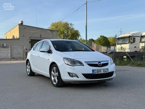 Balts Opel Astra 2010 Viļņa, ar dzinēja tilpumu 1.60 L un nobraukumu 290 tūkst. km par 1150 €, foto  vietnē AUTOMOTO.COM.LV