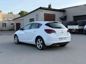 Balts Opel Astra 2010 Viļņa, ar dzinēja tilpumu 1.60 L un nobraukumu 290 tūkst. km par 1150 €, foto 4 vietnē AUTOMOTO.COM.LV