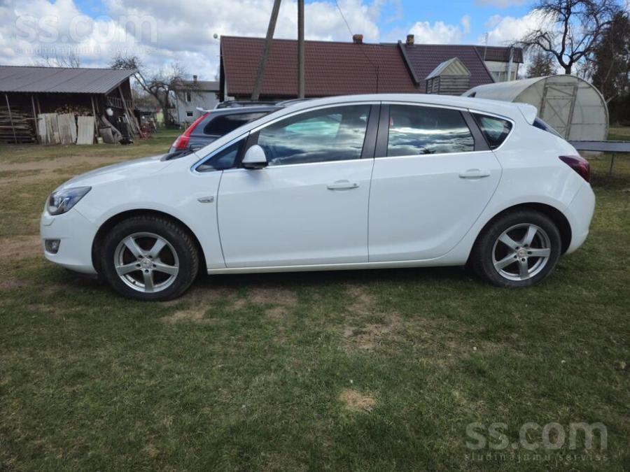 Balts Opel Astra 2010 Cēsis, ar dzinēja tilpumu 1.60 L un nobraukumu 273 tūkst. km par 1700 €, foto 4 vietnē AUTOMOTO.COM.LV