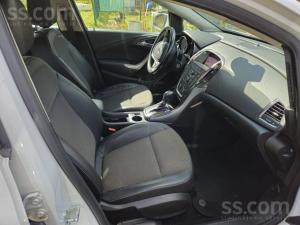 Balts Opel Astra 2010 Cēsis, ar dzinēja tilpumu 1.60 L un nobraukumu 273 tūkst. km par 1700 €, foto 8 vietnē AUTOMOTO.COM.LV