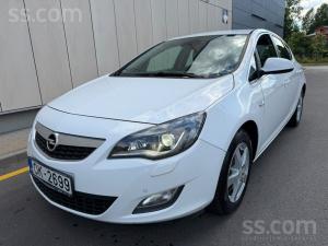 White Opel Astra 2010 in Riga, with an engine capacity of 1.60 L and mileage of 275 thousand km for 1850 €, photo  on AUTOMOTO.COM.LV