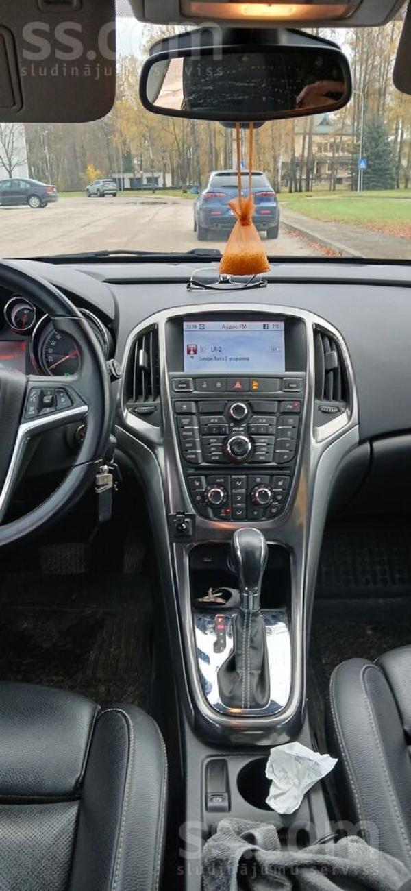 Balts Opel Astra 2010 Aizkraukle, ar dzinēja tilpumu 2.00 L un nobraukumu 209 tūkst. km par 3950 €, foto 5 vietnē AUTOMOTO.COM.LV