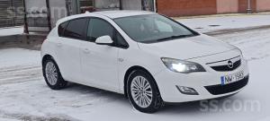 White Opel Astra 2011 in Jekabpils, with an engine capacity of 1.70 L and mileage of 324 thousand km for 4800 €, photo 2 on AUTOMOTO.COM.LV