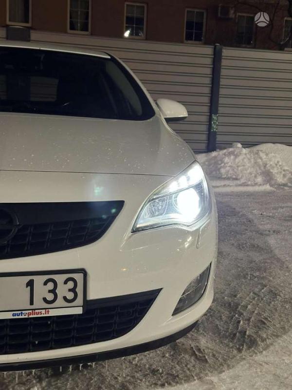 Balts Opel Astra 2011 Klaipėda, ar dzinēja tilpumu 1.69 L un nobraukumu 225 tūkst. km par 4500 €, foto 5 vietnē AUTOMOTO.COM.LV