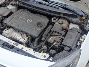 White Opel Astra 2011 in Riga, with an engine capacity of 2.00 L and mileage of 265 thousand km for 3700 €, photo 15 on AUTOMOTO.COM.LV