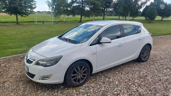 Balts Opel Astra 2011 Šilalė, ar dzinēja tilpumu 1.69 L un nobraukumu 450 tūkst. km par 2100 €, foto 2 vietnē AUTOMOTO.COM.LV