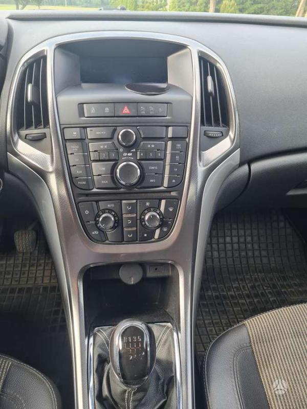 Balts Opel Astra 2011 Šilalė, ar dzinēja tilpumu 1.69 L un nobraukumu 450 tūkst. km par 2100 €, foto 6 vietnē AUTOMOTO.COM.LV