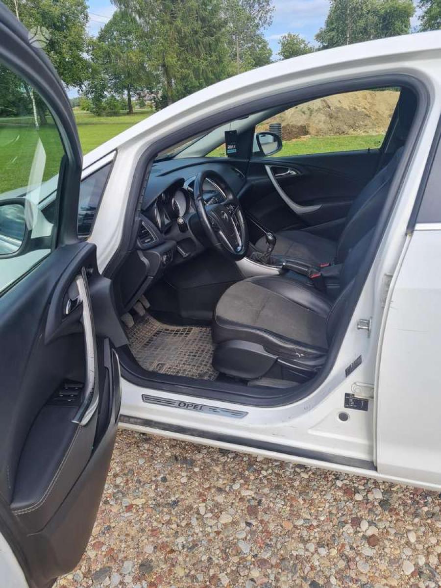 Balts Opel Astra 2011 Šilalė, ar dzinēja tilpumu 1.69 L un nobraukumu 450 tūkst. km par 2100 €, foto 8 vietnē AUTOMOTO.COM.LV