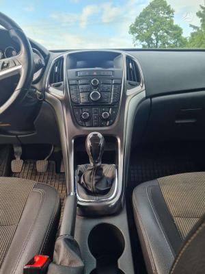 Balts Opel Astra 2011 Šilalė, ar dzinēja tilpumu 1.69 L un nobraukumu 450 tūkst. km par 2100 €, foto 13 vietnē AUTOMOTO.COM.LV