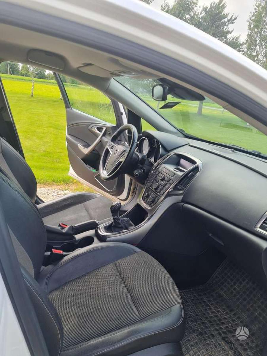 Balts Opel Astra 2011 Šilalė, ar dzinēja tilpumu 1.69 L un nobraukumu 450 tūkst. km par 2100 €, foto 15 vietnē AUTOMOTO.COM.LV