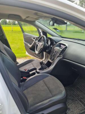 Balts Opel Astra 2011 Šilalė, ar dzinēja tilpumu 1.69 L un nobraukumu 450 tūkst. km par 2100 €, foto 16 vietnē AUTOMOTO.COM.LV