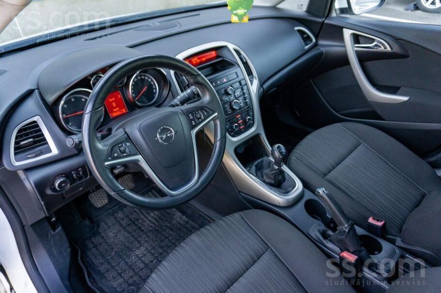 Balts Opel Astra 2012 Rīga, ar dzinēja tilpumu 1.70 L un nobraukumu 228 tūkst. km par 4390 €, foto 9 vietnē AUTOMOTO.COM.LV