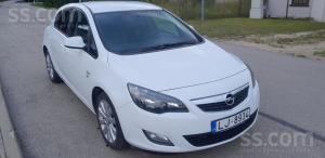 Balts Opel Astra 2012 Jēkabpils, ar dzinēja tilpumu 1.70 L un nobraukumu 209 tūkst. km par 3950 €, foto 4 vietnē AUTOMOTO.COM.LV
