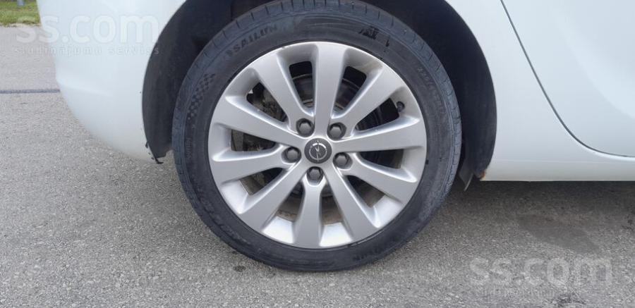 Balts Opel Astra 2012 Jēkabpils, ar dzinēja tilpumu 1.70 L un nobraukumu 209 tūkst. km par 3950 €, foto 6 vietnē AUTOMOTO.COM.LV