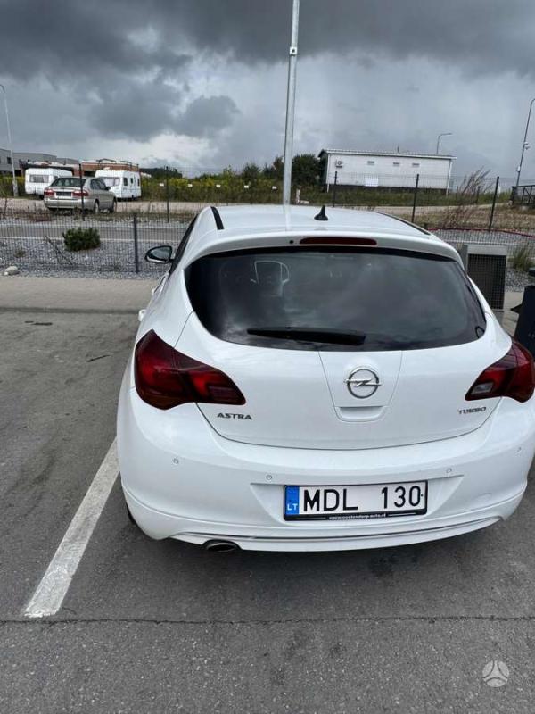 Balts Opel Astra 2012 Kauņa, ar dzinēja tilpumu 1.36 L un nobraukumu 339 tūkst. km par 2777 €, foto 3 vietnē AUTOMOTO.COM.LV