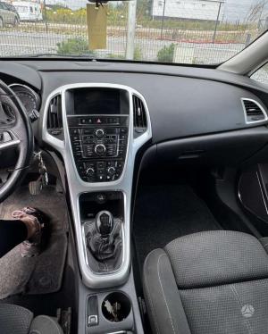 Balts Opel Astra 2012 Kauņa, ar dzinēja tilpumu 1.36 L un nobraukumu 339 tūkst. km par 2777 €, foto 4 vietnē AUTOMOTO.COM.LV