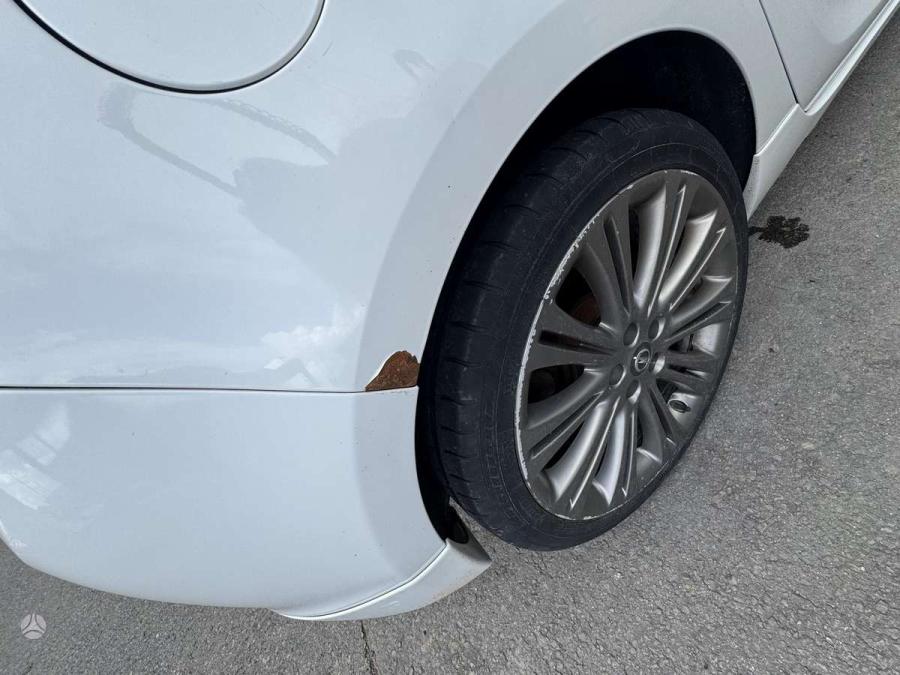 Balts Opel Astra 2012 Kauņa, ar dzinēja tilpumu 1.36 L un nobraukumu 339 tūkst. km par 2777 €, foto 9 vietnē AUTOMOTO.COM.LV