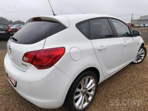 Balts Opel Astra 2013 Rīga, ar dzinēja tilpumu 1.40 L un nobraukumu 0 tūkst. km par 4990 €, foto 4 vietnē AUTOMOTO.COM.LV