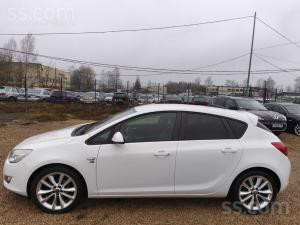 Balts Opel Astra 2013 Rīga, ar dzinēja tilpumu 1.40 L un nobraukumu 0 tūkst. km par 4990 €, foto 22 vietnē AUTOMOTO.COM.LV