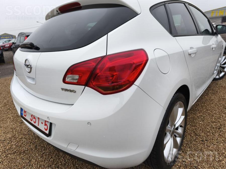 Balts Opel Astra 2013 Rīga, ar dzinēja tilpumu 1.40 L un nobraukumu 0 tūkst. km par 4990 €, foto 26 vietnē AUTOMOTO.COM.LV