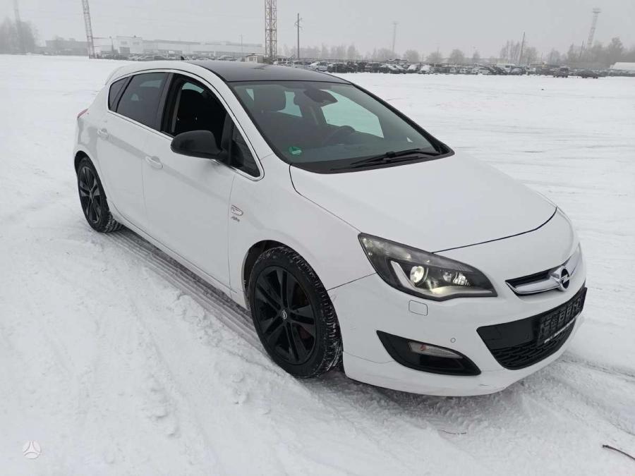 Balts Opel Astra 2013 Marijampole, ar dzinēja tilpumu 1.69 L un nobraukumu 163 tūkst. km par 3800 €, foto 1 vietnē AUTOMOTO.COM.LV