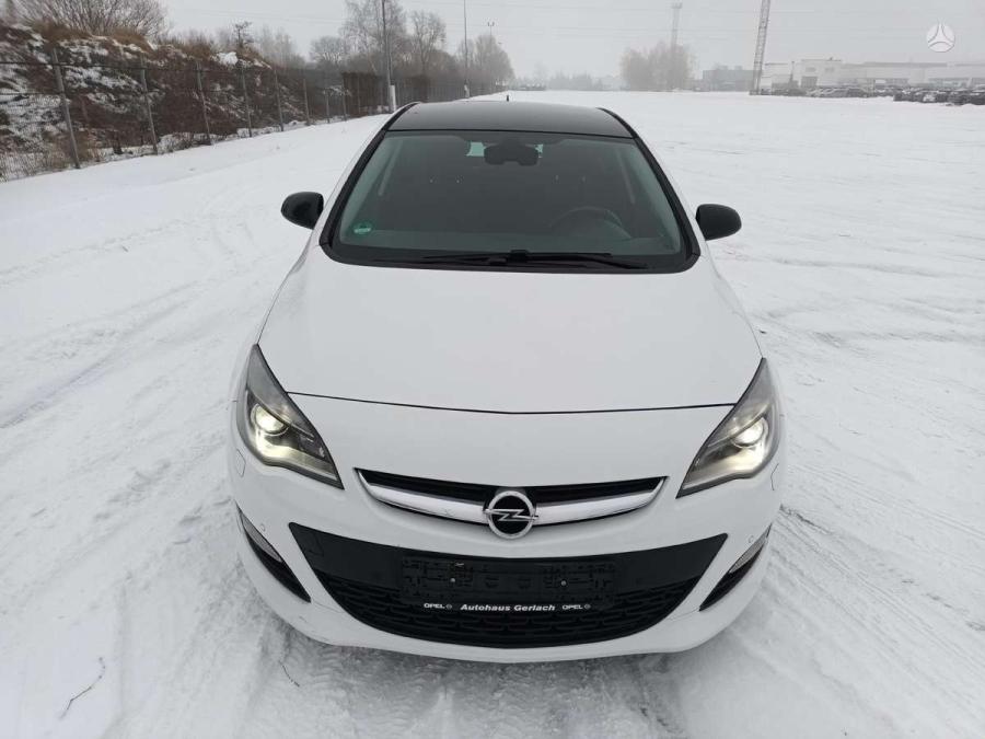 Balts Opel Astra 2013 Marijampole, ar dzinēja tilpumu 1.69 L un nobraukumu 163 tūkst. km par 3800 €, foto 2 vietnē AUTOMOTO.COM.LV