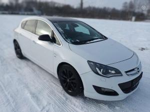 White Opel Astra 2013 in Marijampole, with an engine capacity of 1.69 L and mileage of 163 thousand km for 3900 €, photo 2 on AUTOMOTO.COM.LV