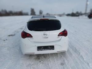 White Opel Astra 2013 in Marijampole, with an engine capacity of 1.69 L and mileage of 163 thousand km for 3900 €, photo 6 on AUTOMOTO.COM.LV