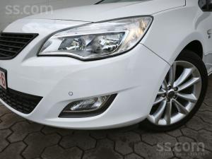 Balts Opel Astra 2013 Rīga, ar dzinēja tilpumu 1.40 L un nobraukumu 156 tūkst. km par 5900 €, foto  vietnē AUTOMOTO.COM.LV