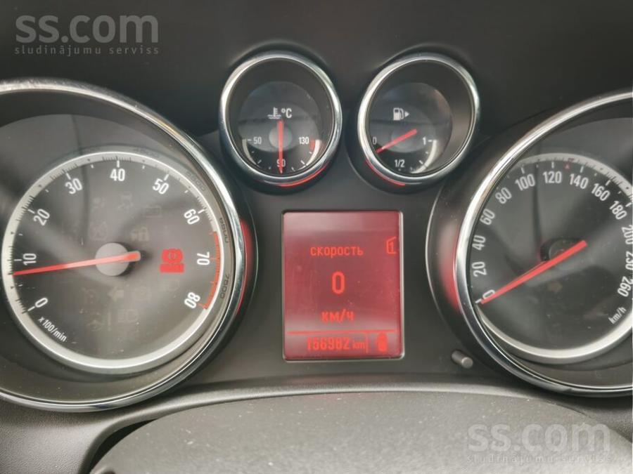 White Opel Astra 2013 in Riga, with an engine capacity of 1.40 L and mileage of 156 thousand km for 5900 €, photo 18 on AUTOMOTO.COM.LV