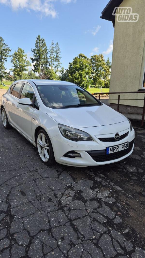 Balts Opel Astra 2013 Šilutė, ar dzinēja tilpumu 1.70 L un nobraukumu 318 tūkst. km par 3500 €, foto 1 vietnē AUTOMOTO.COM.LV