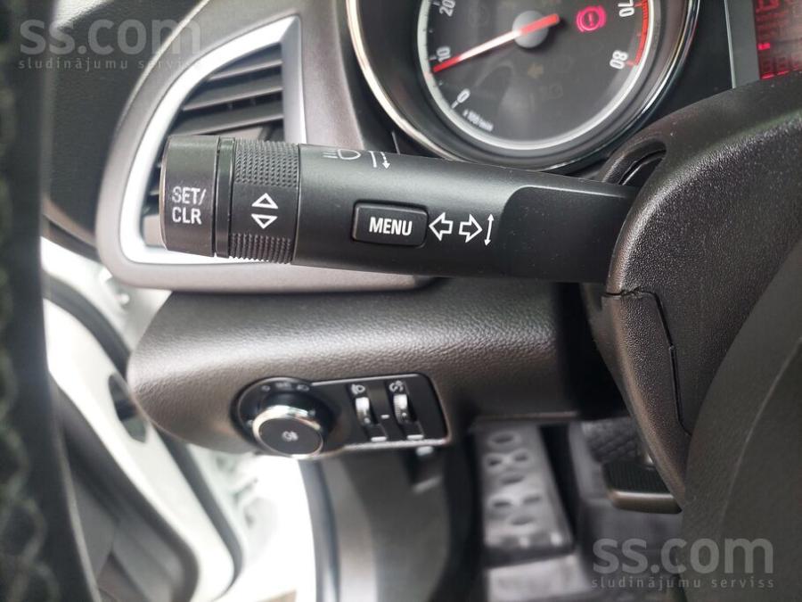 White Opel Astra 2014 in Cesis, with an engine capacity of 1.60 L and mileage of 230 thousand km for 5200 €, photo 11 on AUTOMOTO.COM.LV