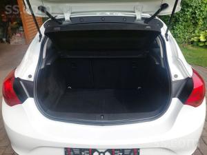 White Opel Astra 2014 in Cesis, with an engine capacity of 1.60 L and mileage of 230 thousand km for 5200 €, photo 13 on AUTOMOTO.COM.LV