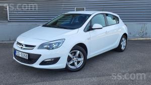 White Opel Astra 2015 in Riga, with an engine capacity of 1.40 L and mileage of 85 thousand km for 2600 €, photo 3 on AUTOMOTO.COM.LV
